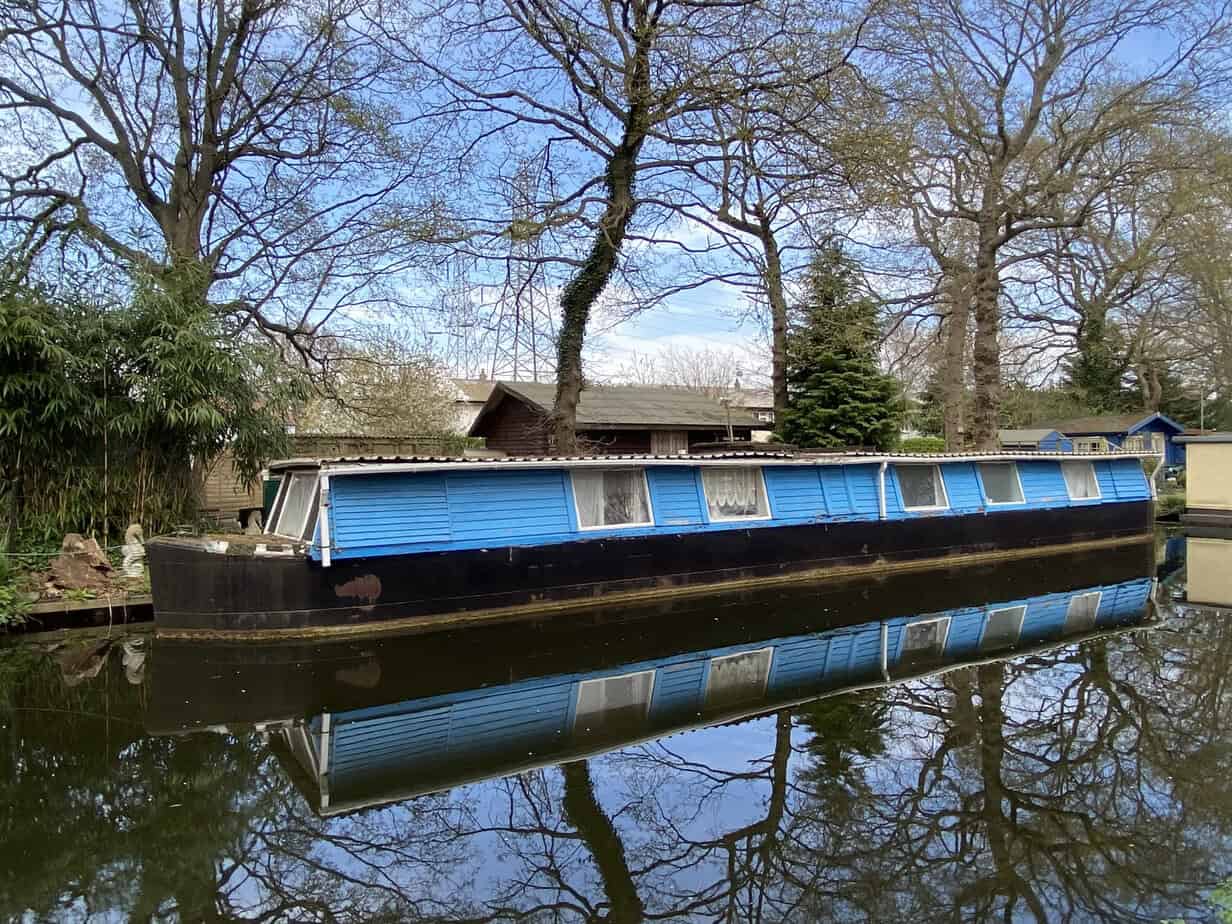 Scotland Bridge Lock, West Byfleet – Absolute Homes